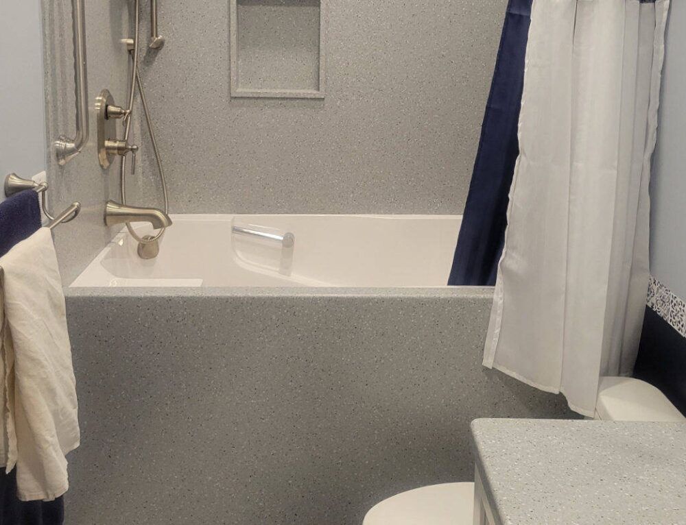 Deep Soaking Tub, Washington State, USA - Cabuchon