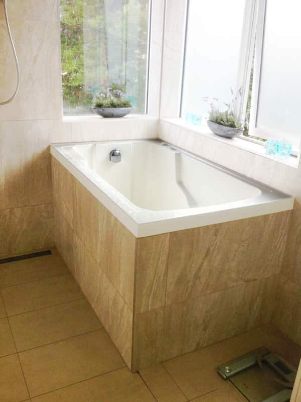 Deep Soaking Tub, Melbourne, Australia - Cabuchon