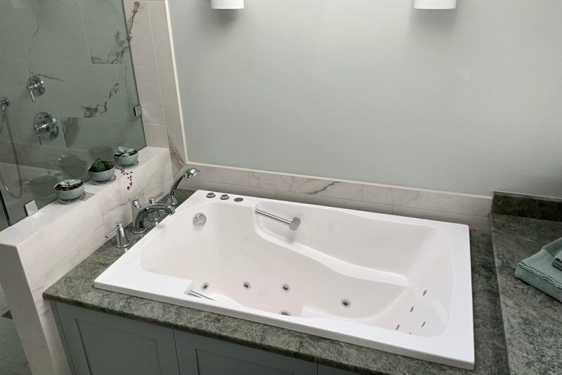 Walk In Baths and Soaking Tubs: a Comparison - Cabuchon